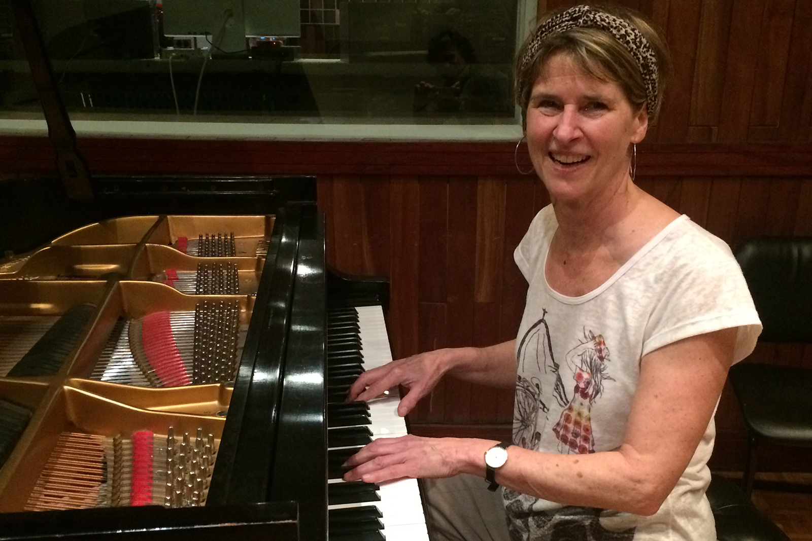 Ann Reynolds - LoudSwell